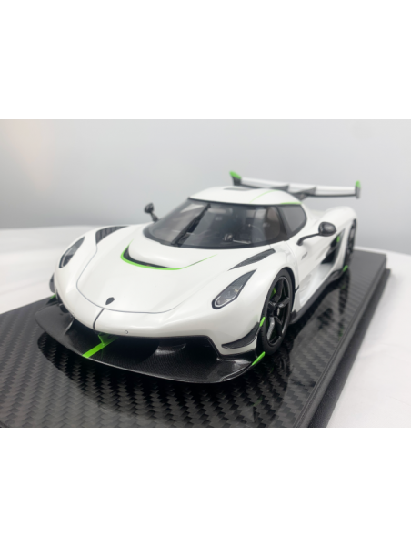 Koenigsegg Jesko (Crystal White) 1/18 FrontiArt F130-29